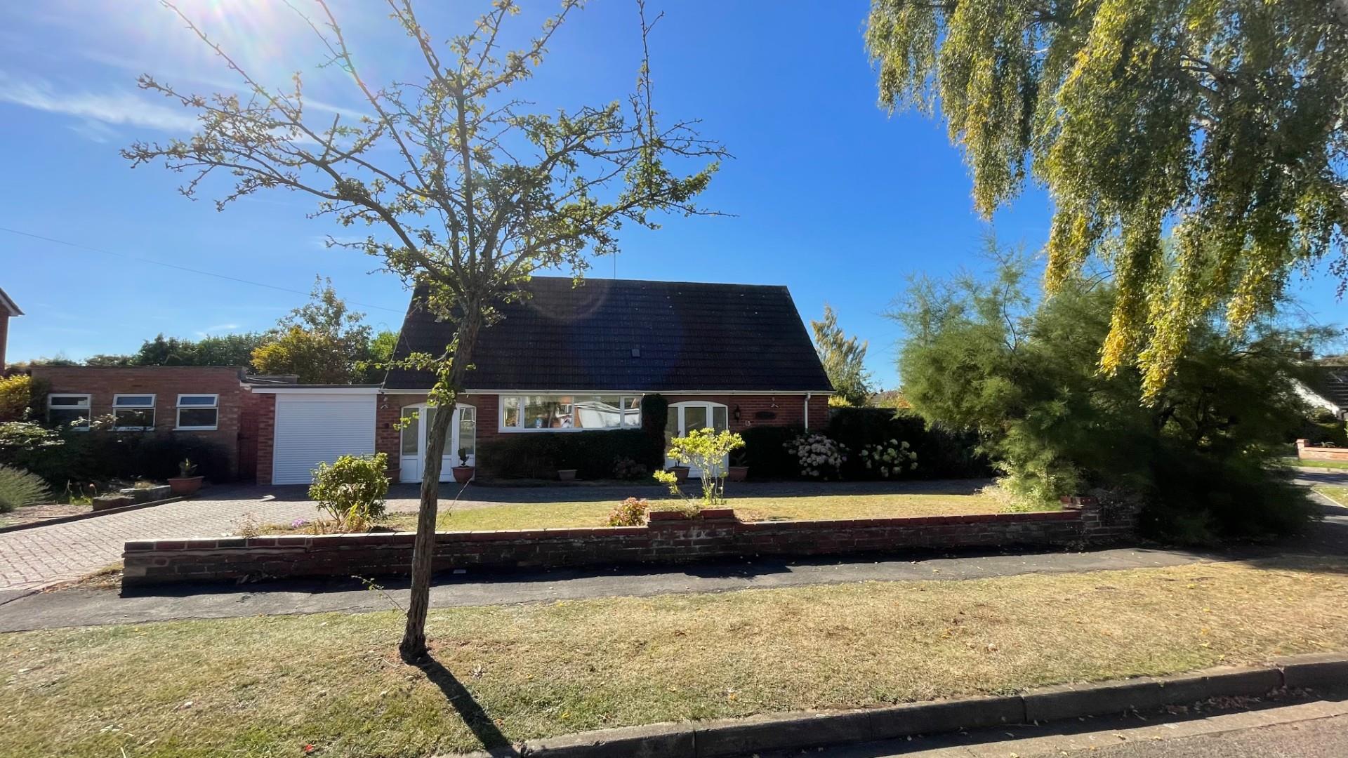 4 Bed, 1 Bath Property For Sale in Wootton Close, CV37 7HA